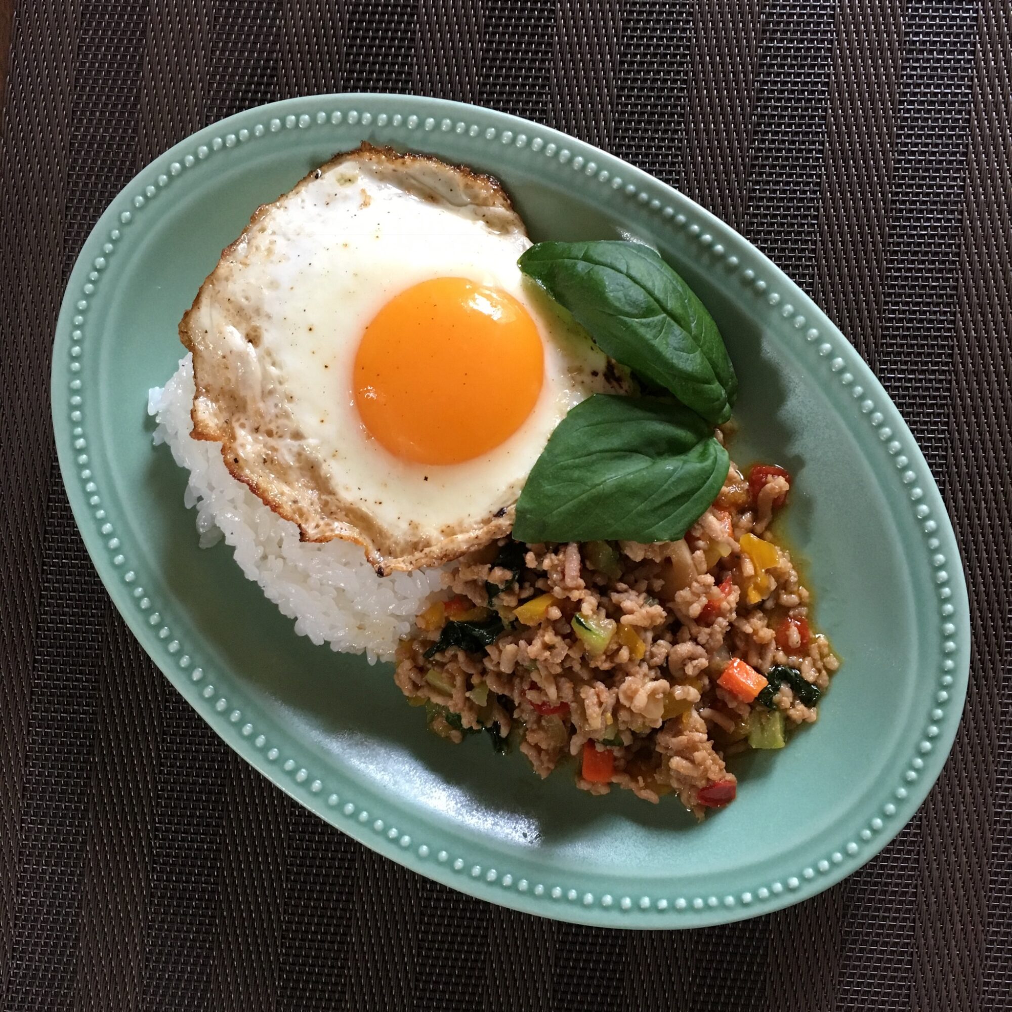 Easy Gapao Rice (Thai basil stir-fry) - Japanese recipe