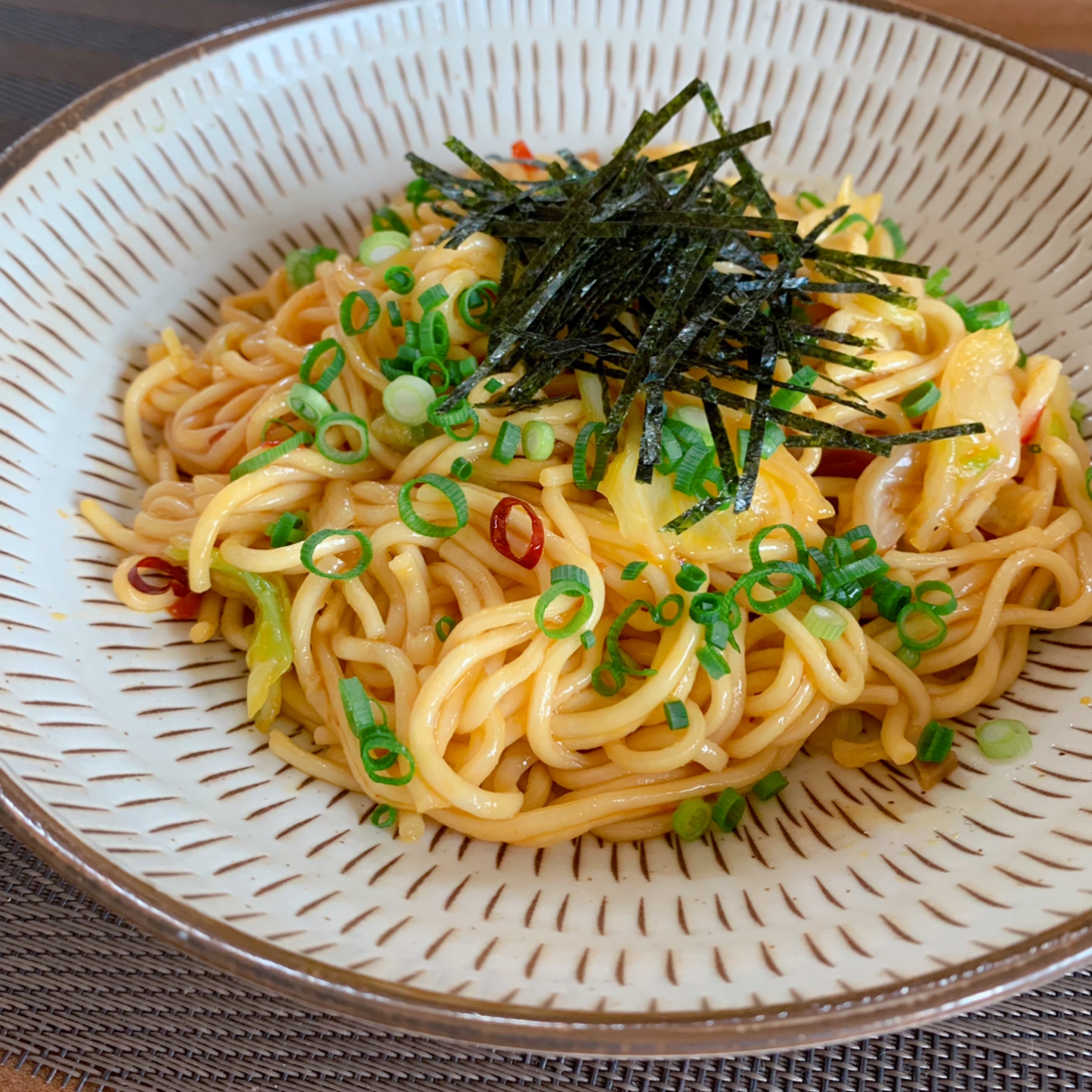 Japanese Easy Kamatama Ramen Recipe (Soupless Egg Ramen)