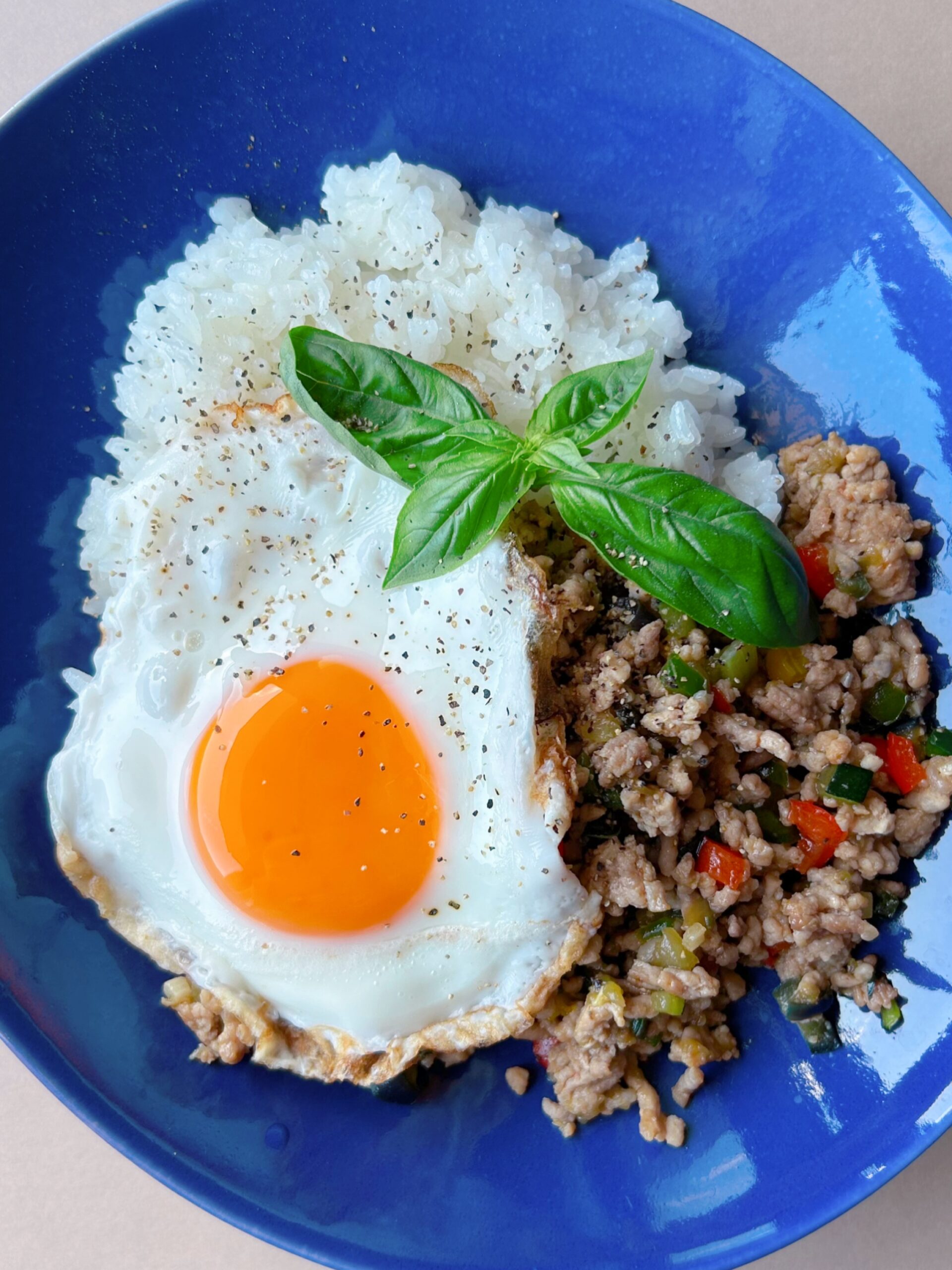 Easy Gapao Rice (Thai basil stir-fry) - Japanese recipe