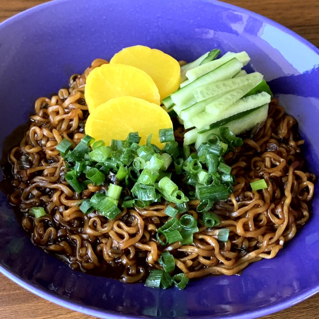 Zha jiang mian (Soupless Nikumiso Ramen) - Japanese recipe